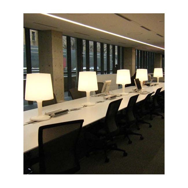 Lampe d'extérieur Inout de Metalarte. Lampe design